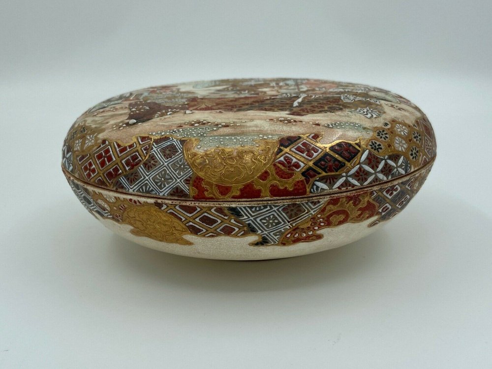 19th Century Satsuma Bonbonniere Box for sale at Pamono