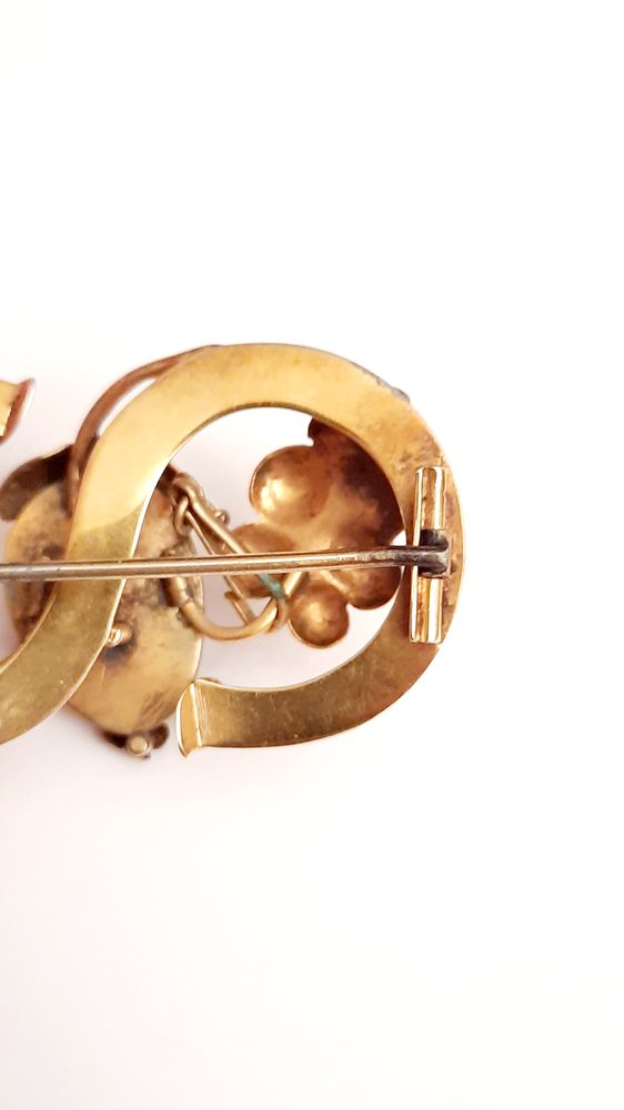 Mid Victorian Golden Brooch for sale at Pamono