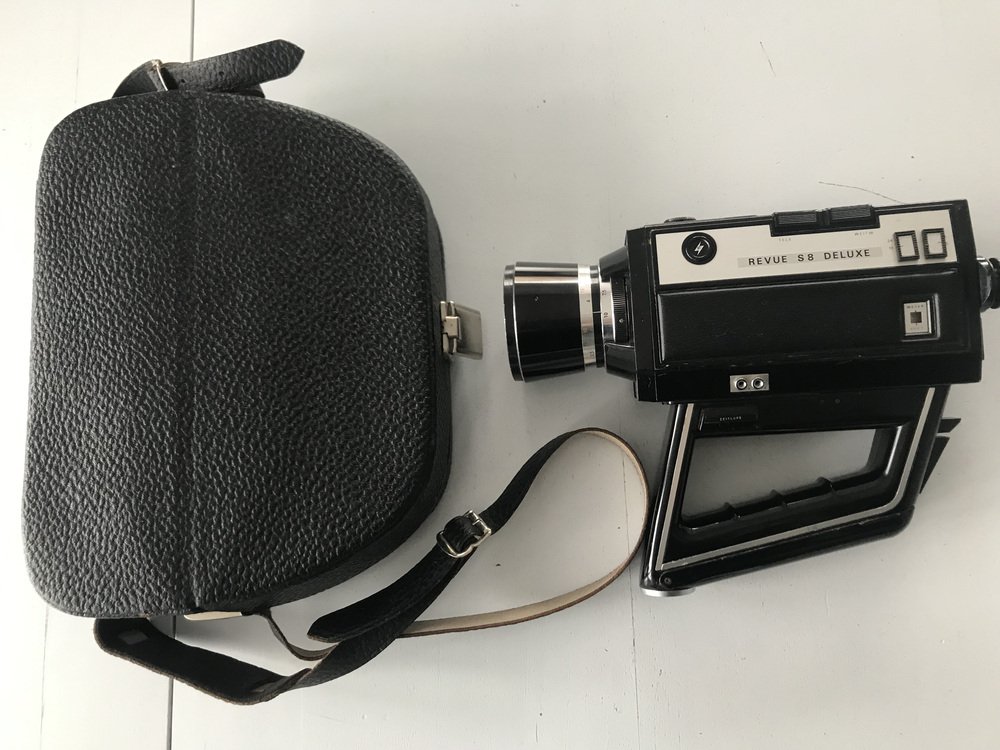 Japanese Revue S8 Deluxe Camera with Case, 1960s for sale at Pamono