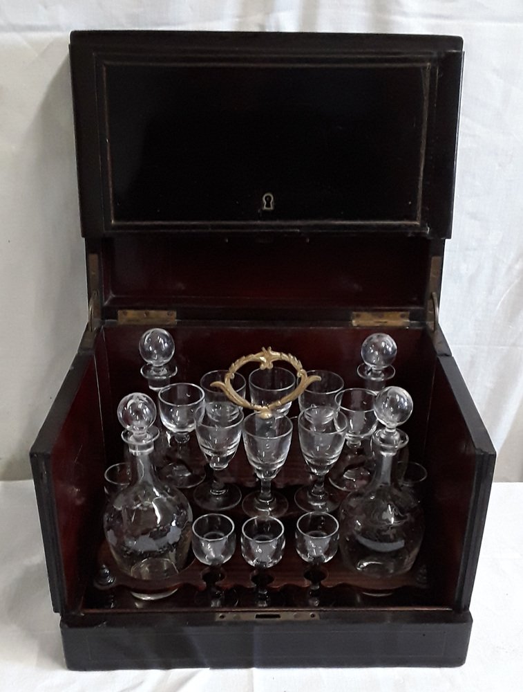 Mobile bar antico in legno di ciliegio con inserti in ottone in vendita ...