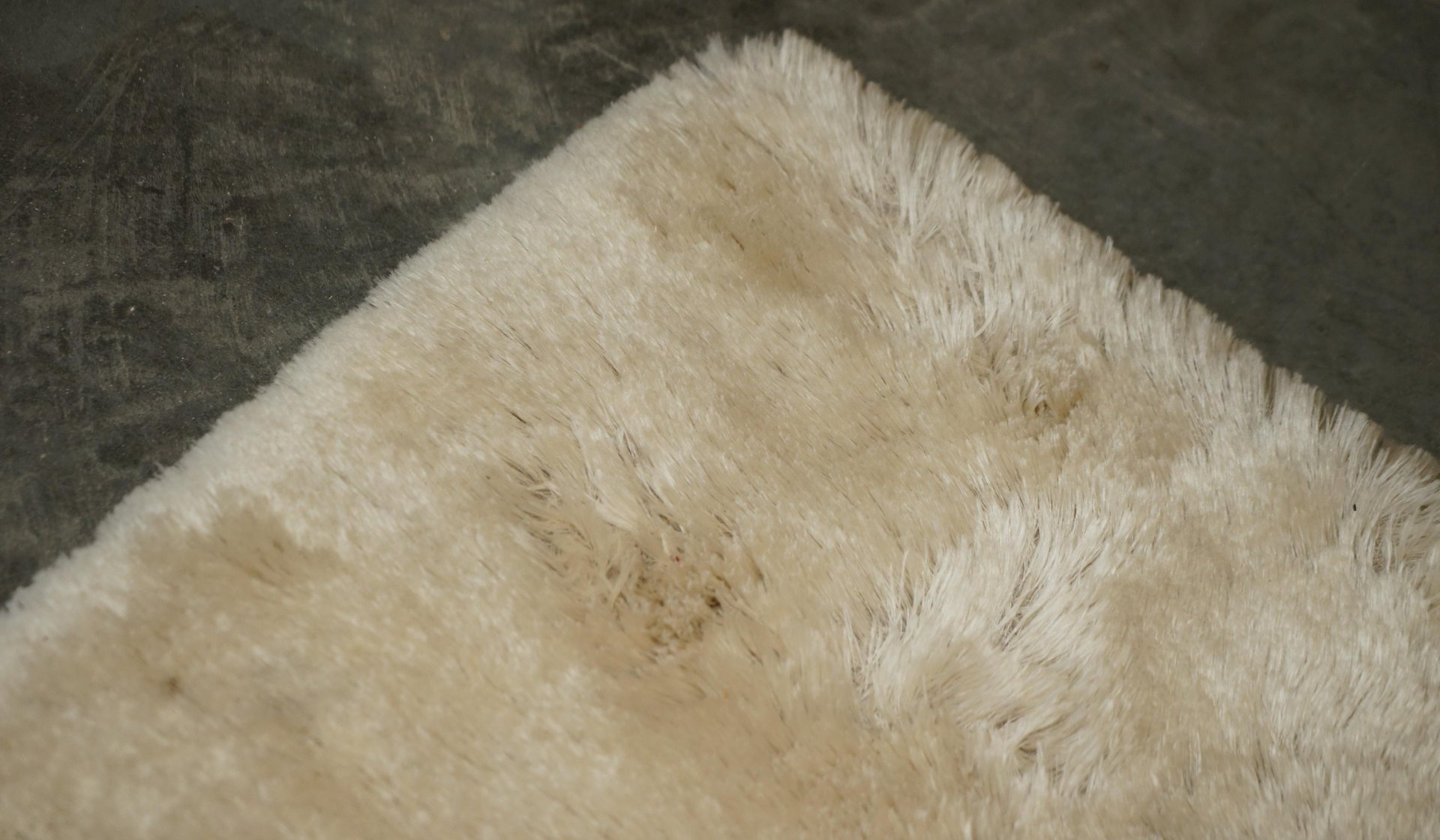 Vintage Mohair Rug for sale at Pamono