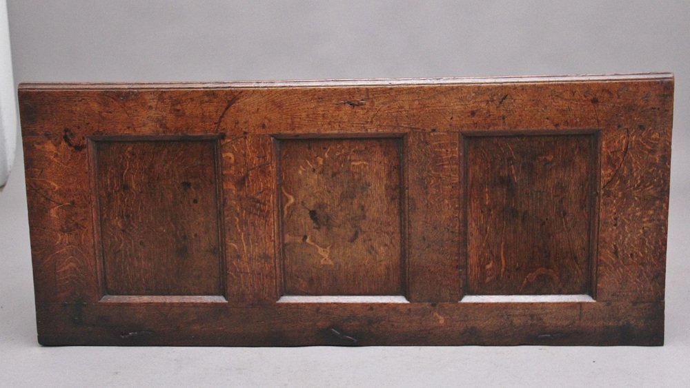 17th Century Carved Oak Coffer, 1680s for sale at Pamono