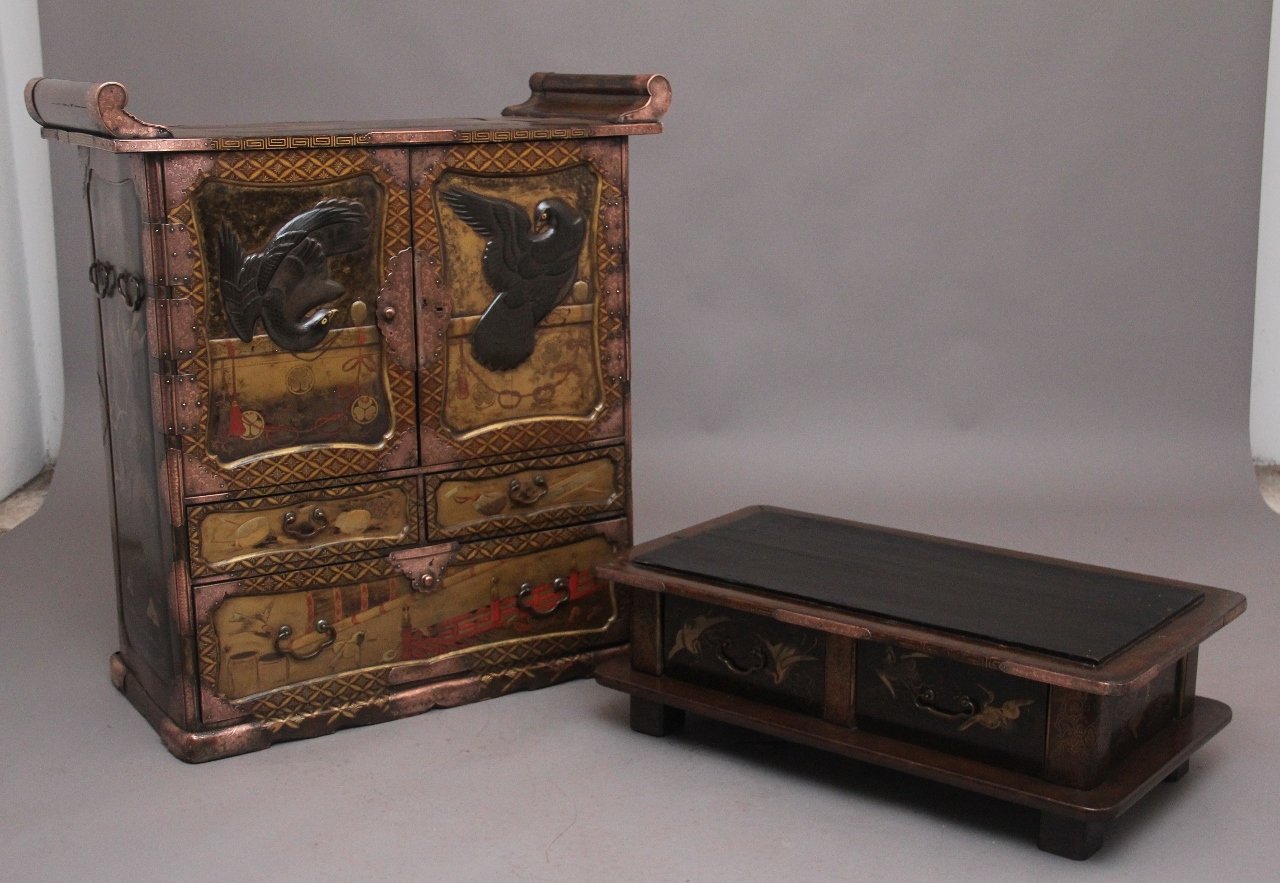 Antique Japanese Gilt Lacquered Cabinet, 1880 for sale at Pamono