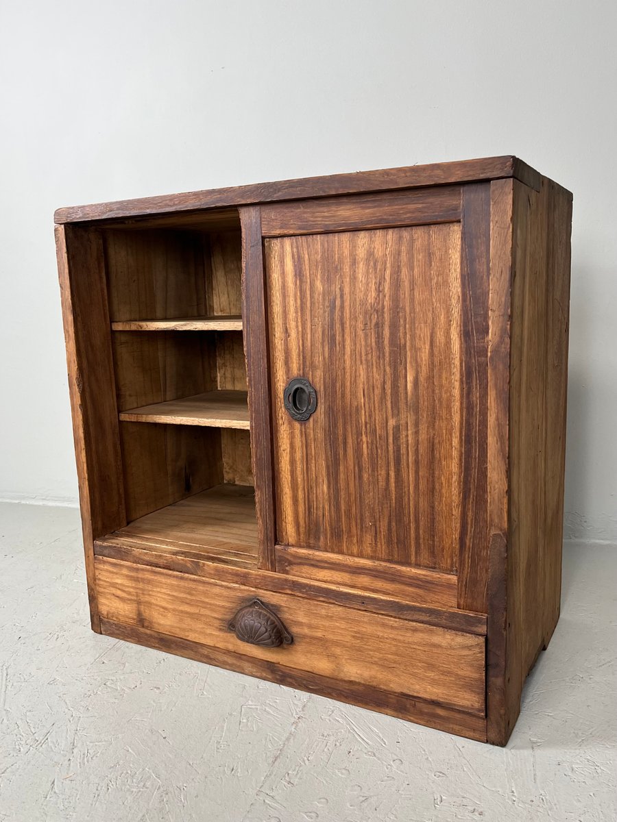 Early Showa Era Tansu Cabinet, Japan, 1940s for sale at Pamono