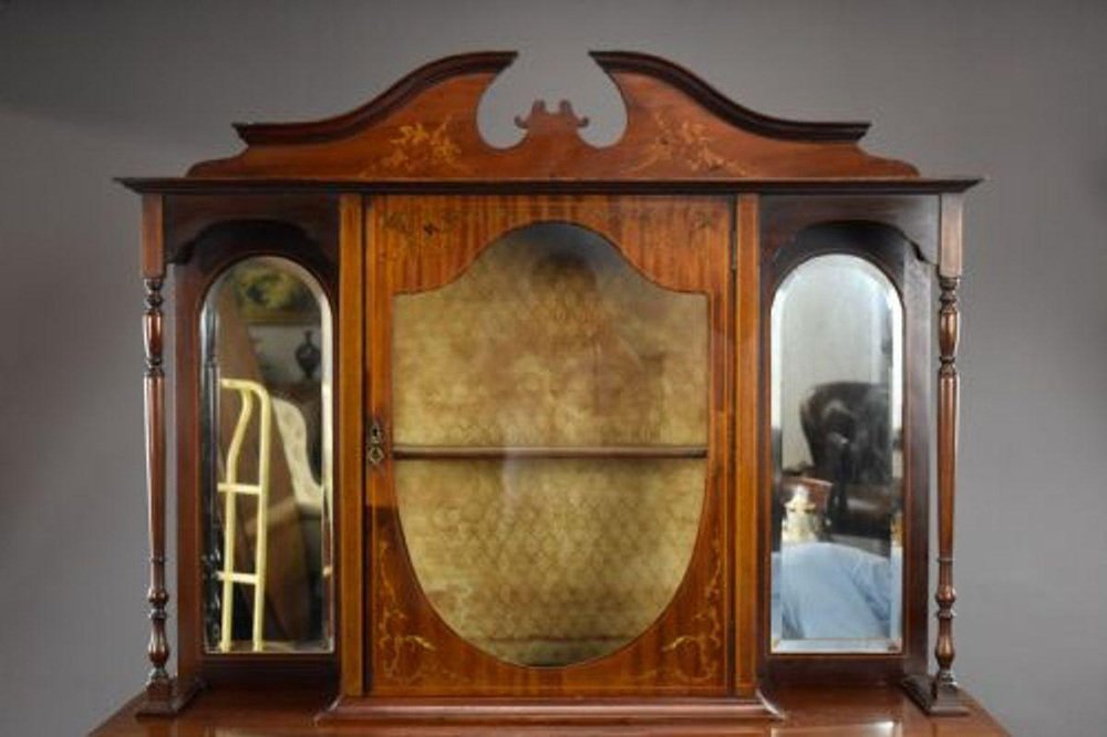 Victorian Display Cabinet in Mahogany Inlaid, 1890 for sale at Pamono