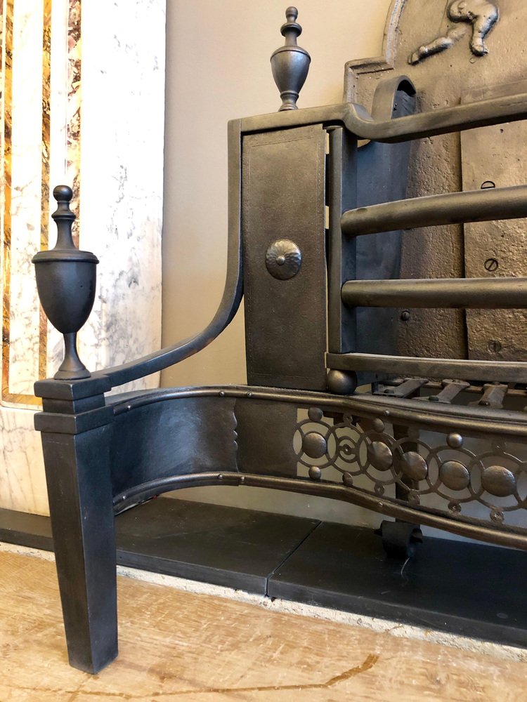 Griglia antica in stile georgiano in acciaio brunito e ferro battuto in ...
