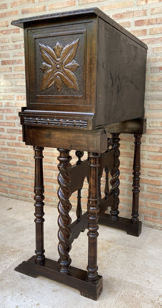 Antique Spanish Renaissance Bar Cabinet in Oak, 1890 for sale at Pamono