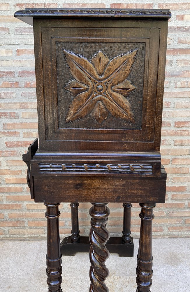 Antique Spanish Renaissance Bar Cabinet in Oak, 1890 for sale at Pamono