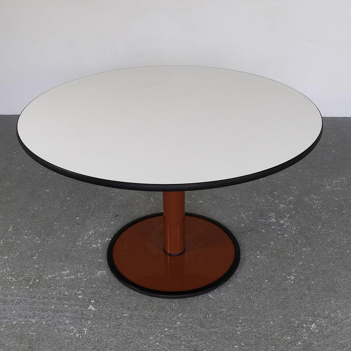 Round Table with Formica Top, 1970s for sale at Pamono