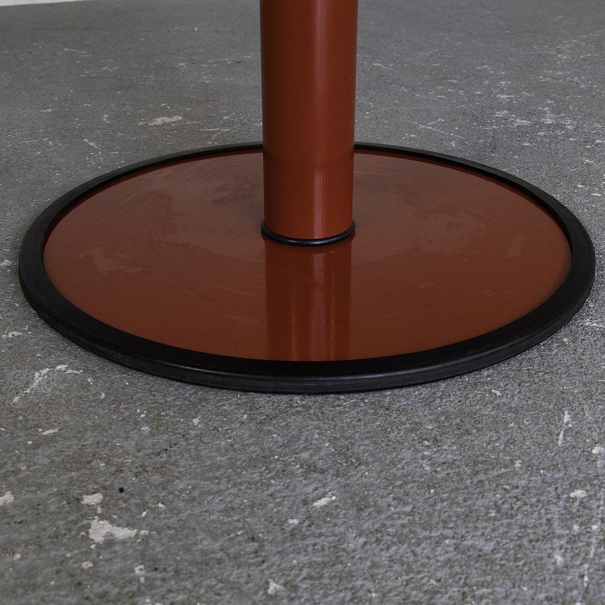 Round Table with Formica Top, 1970s for sale at Pamono