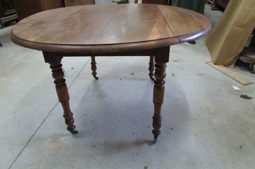 Round Kitchen Table with Oak Shutters, 1900s for sale at Pamono