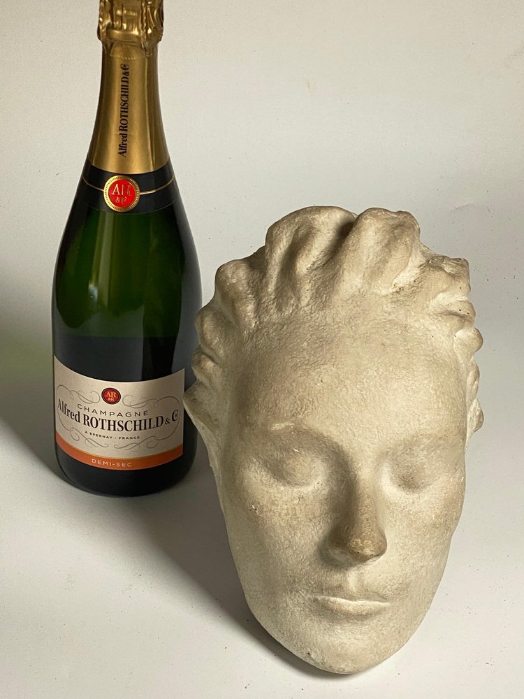 Art Deco Weiße Frauenkopf-Skulptur aus Stein, Frankreich, 1940er bei Pamono kaufen