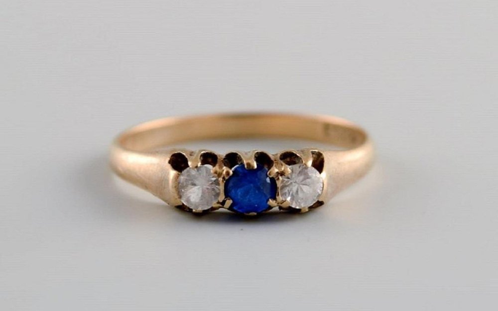 Scandinavian Ring in 14 Carat Gold with 3 Stones for sale at Pamono