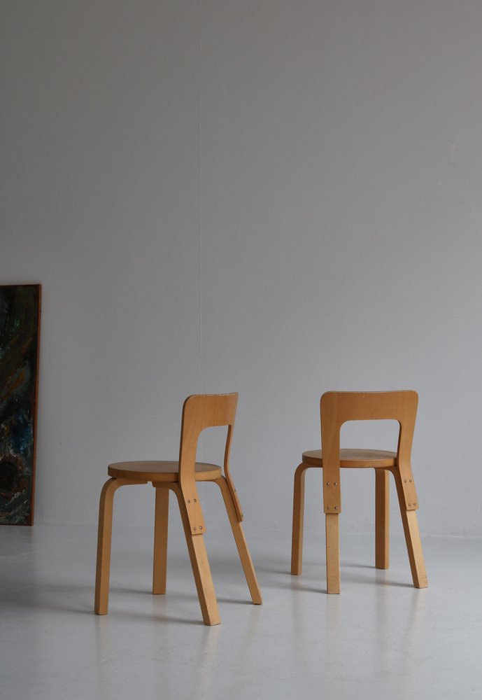 Modell 65 Hocker aus laminiertem Birkenholz von Alvar Aalto für Artek, 1960er, 2er Set bei ...