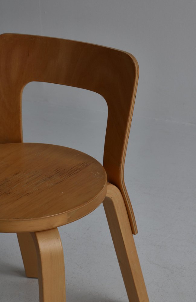 Modell 65 Hocker aus laminiertem Birkenholz von Alvar Aalto für Artek, 1960er, 2er Set bei ...