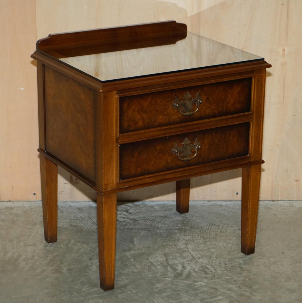 Mid-Century Modern Burr Walnut Bedside Tables by Andrew Thompson, 1960s, Set of 2 for sale at Pamono