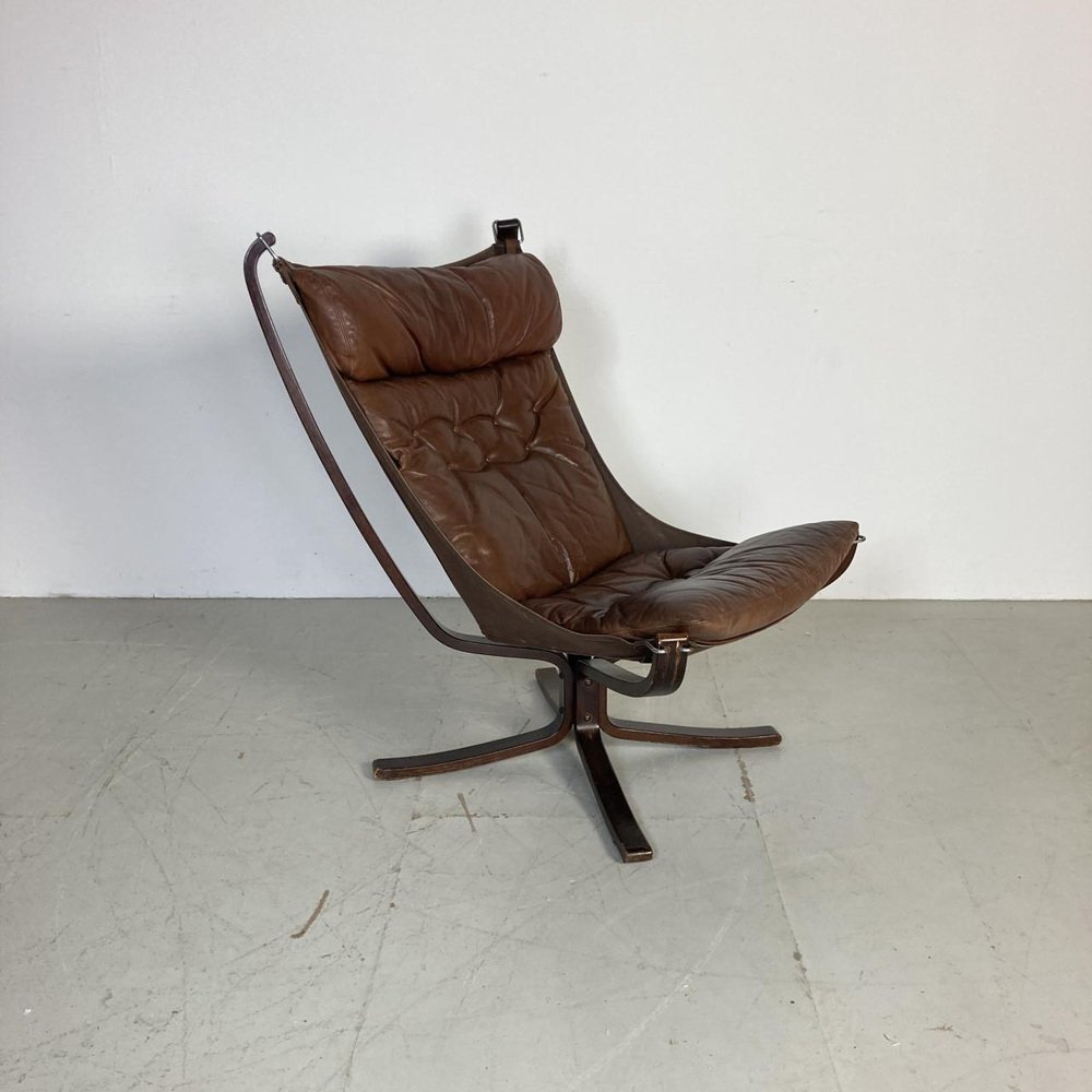 Vintage Falcon Chair aus braunem Leder mit Gestell aus Palisander und ...