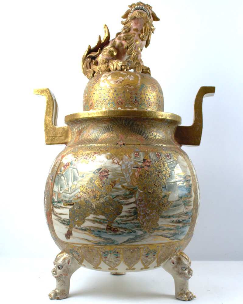 Large Japanese Meiji Porcelain Satsuma Vase for sale at Pamono