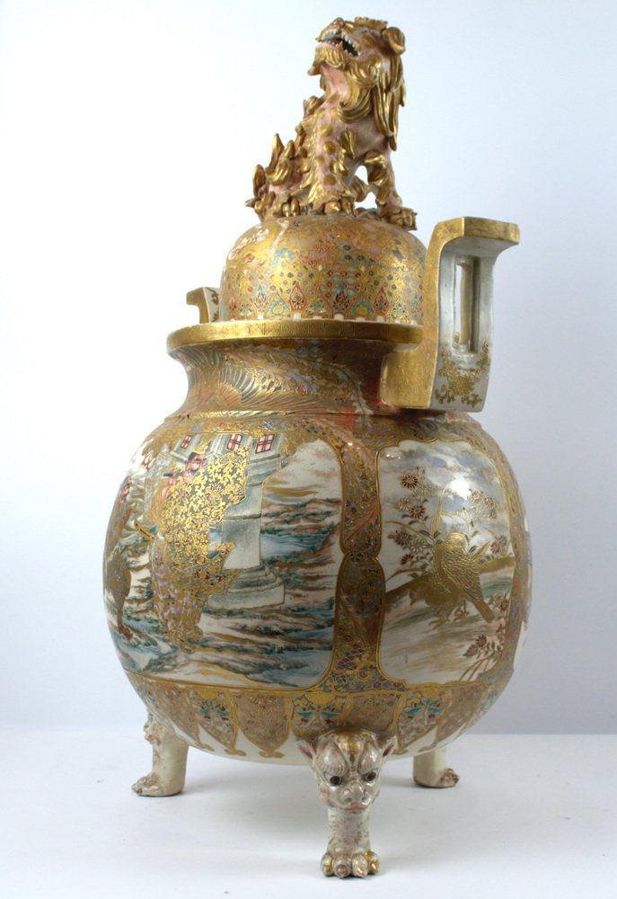 Large Japanese Meiji Porcelain Satsuma Vase for sale at Pamono