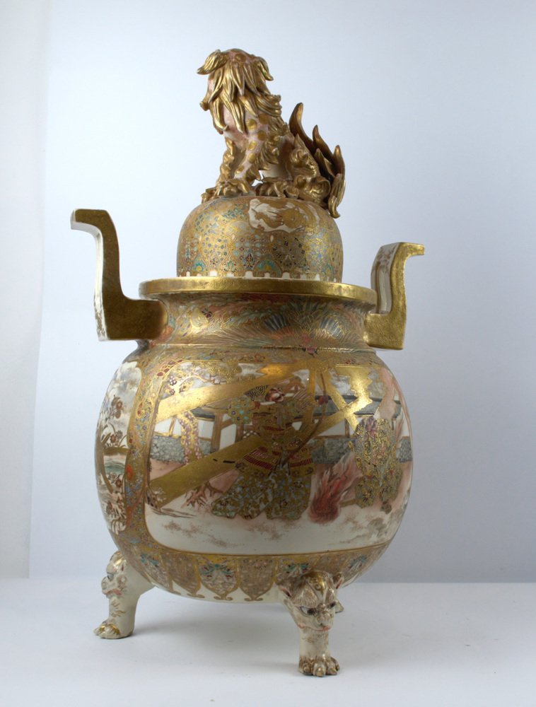 Large Japanese Meiji Porcelain Satsuma Vase for sale at Pamono