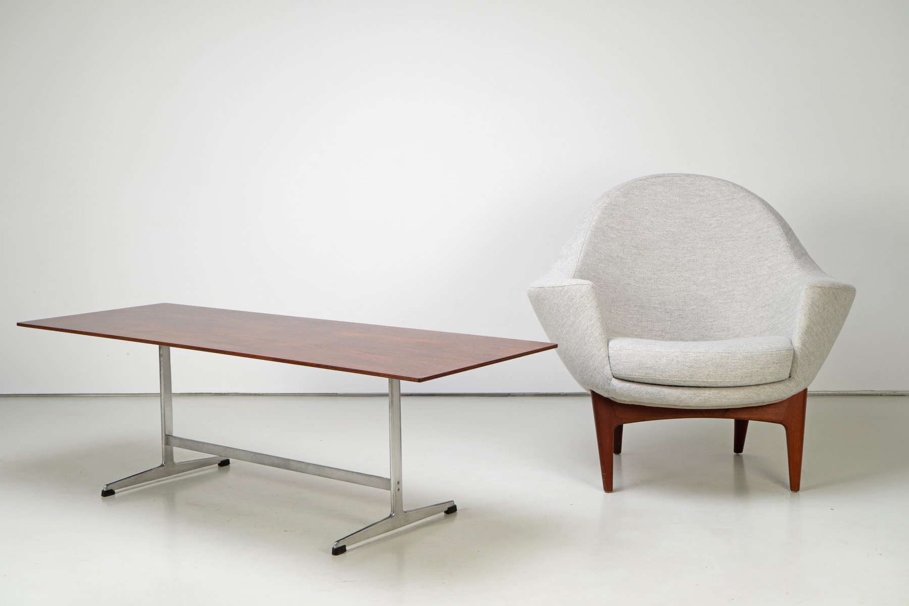 Danish Modern Palisander Table by Arne Jacobsen for Fritz Hansen, 1960s ...