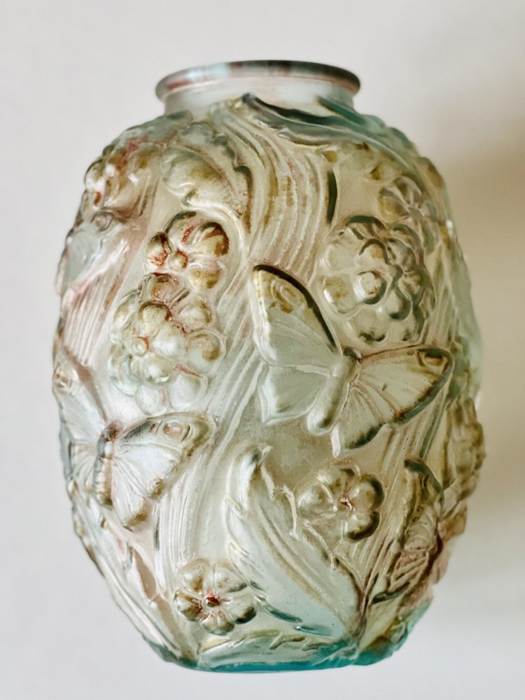 Large Art Deco Satin Pressed Glass Vase, 1930s for sale at Pamono