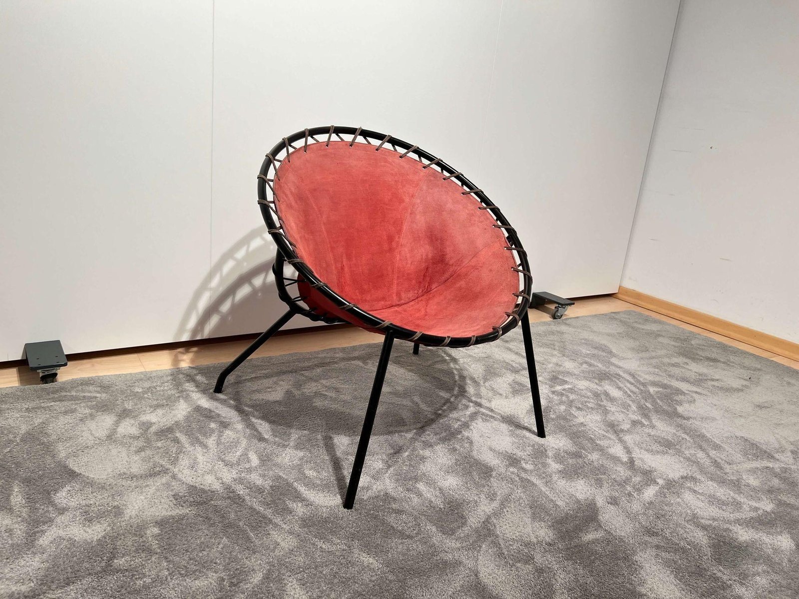 Balloon Lounge Chair in Red Suede & Metal by Hans Olsen, Denmark, 1960s ...