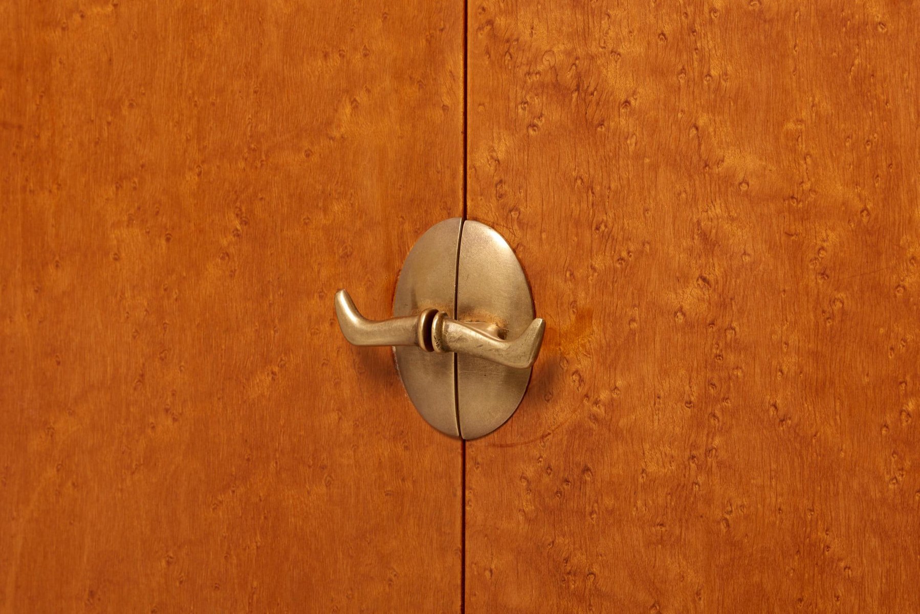 Meuble de Bar en Érable Moucheté, Italie, 1950s en vente sur Pamono