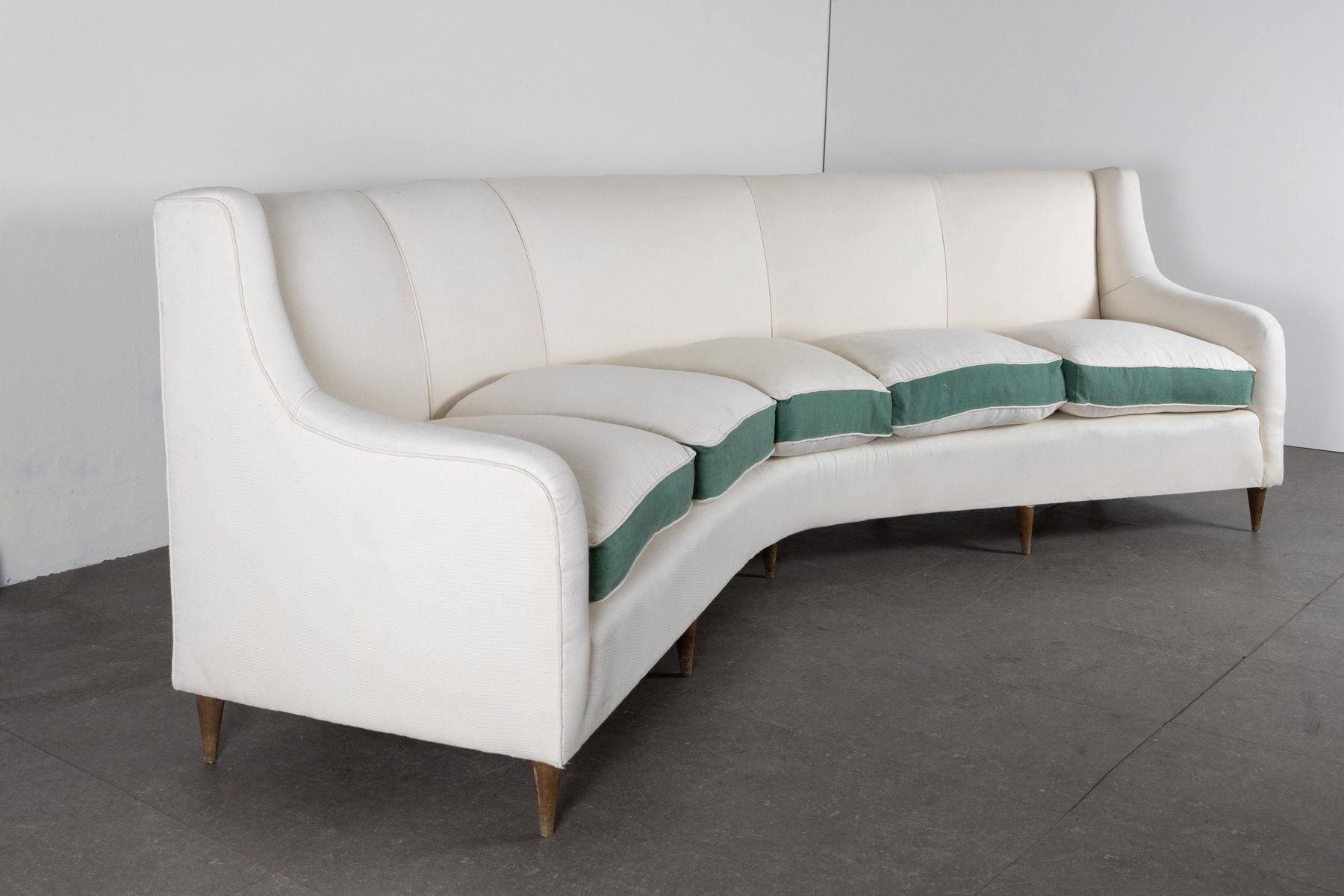 Conte Grande Curved Sofa by Gio Ponti for Cassina for sale at Pamono
