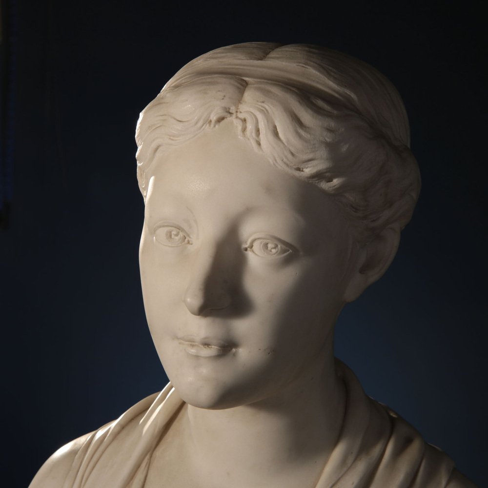 19th Century Female Bust in Marble for sale at Pamono