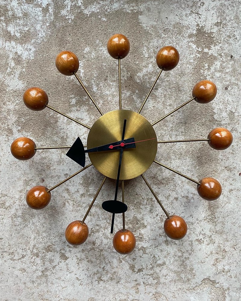 Horloge Boule en Laiton et Bois par George Nelson, 1955 en vente sur Pamono