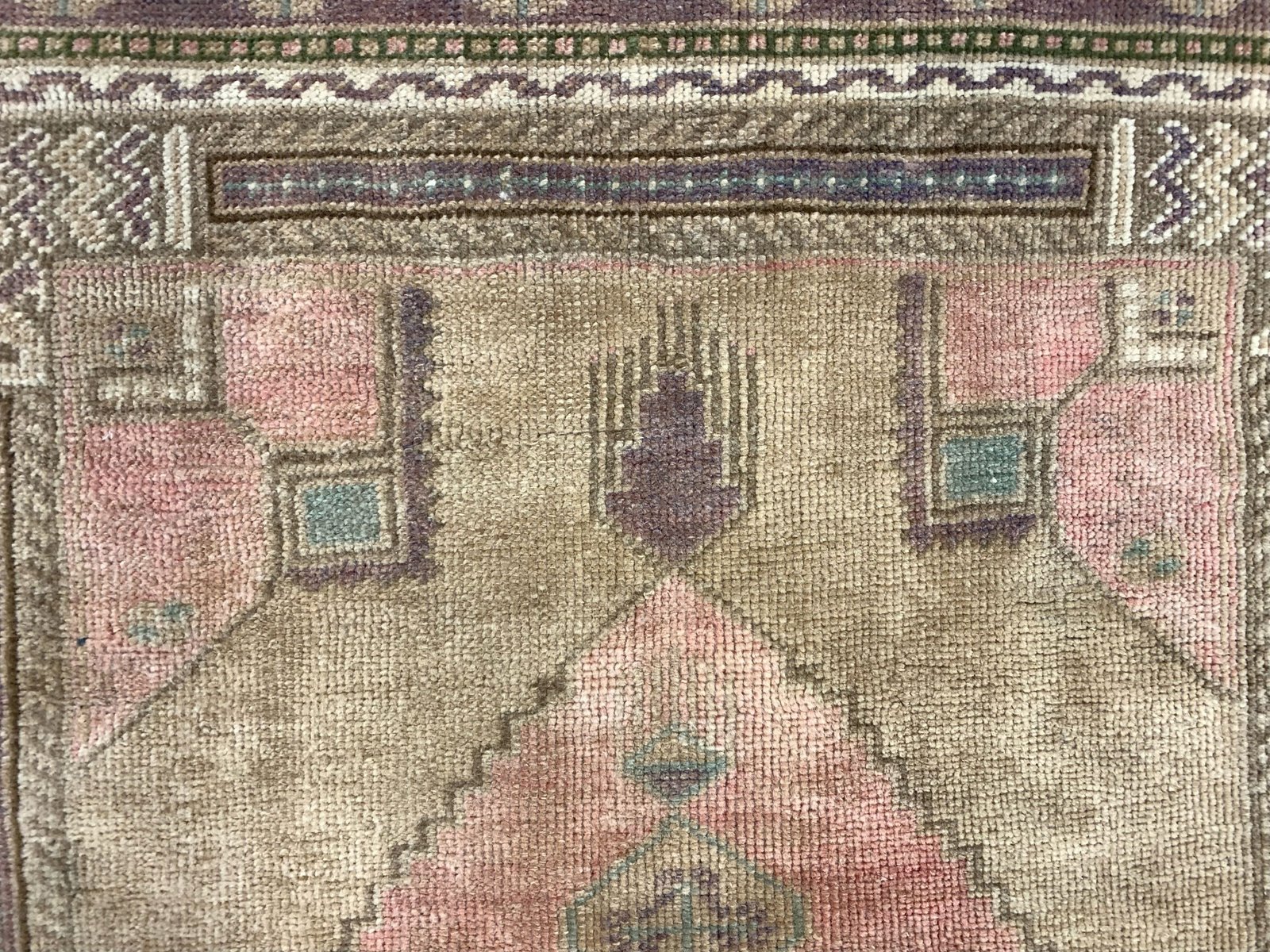 Vintage Turkish Wool Rug for sale at Pamono