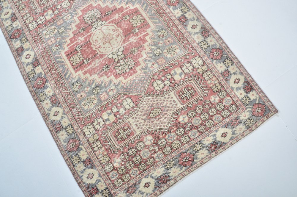Vintage Red and Gray Oriental Patterned Rug for sale at Pamono