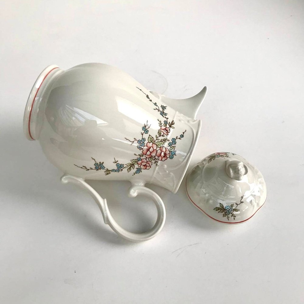 Rosette Porcelain Teapot with Pink and Blue Flowers from Villeroy ...