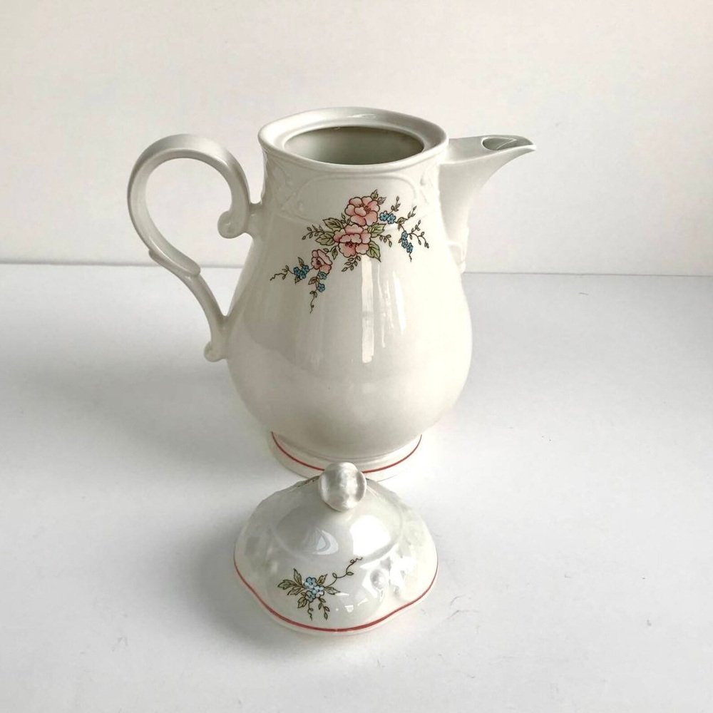 Rosette Porcelain Teapot with Pink and Blue Flowers from Villeroy ...