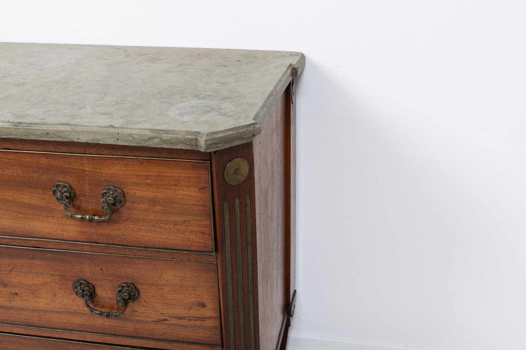 Antique Swedish Gustavian Commode, 1790 for sale at Pamono