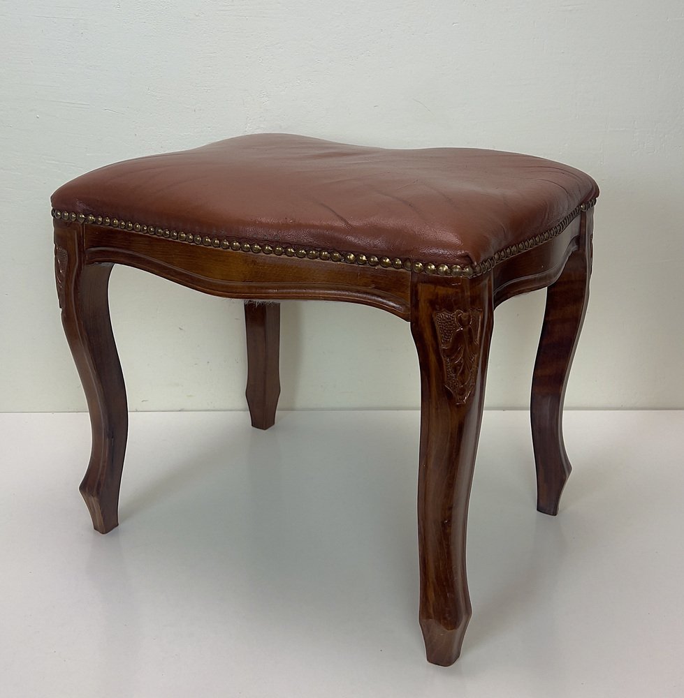 English Queen Anne Style Carved Walnut Foot Stool, 1890s for sale at Pamono