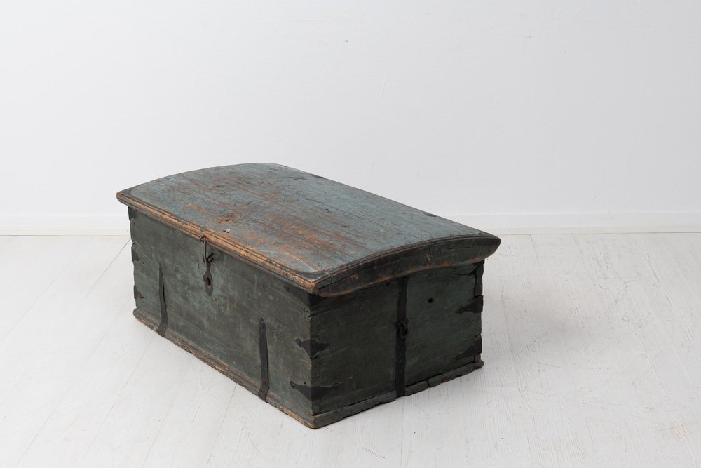19th Century Northern Swedish Chest for sale at Pamono
