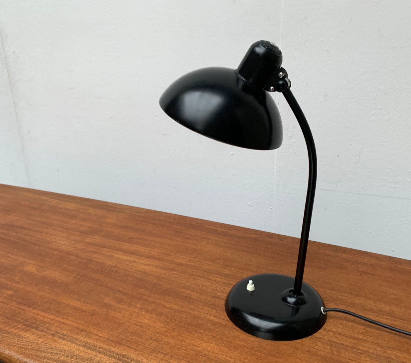 Deutsche Mid-Century 6556 Tischlampe von Christian Dell für Kaiser Idell, 1960er bei Pamono kaufen