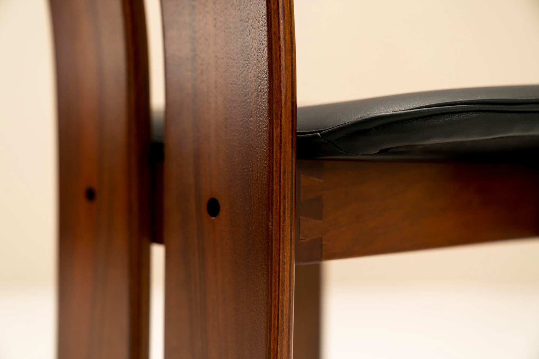 Dining Chairs in Walnut and Leather in the Style of Scarpa, Italy ...