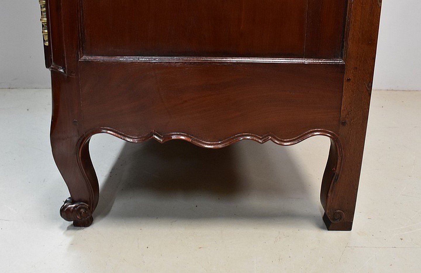 Port Wardrobe in Mahogany, Nantes, 1776 for sale at Pamono