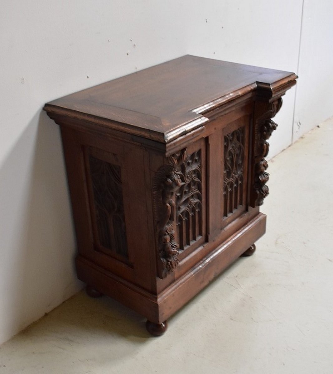 Small Renaissance Style Landing Linen Chest in Oak, Late 19th Century ...