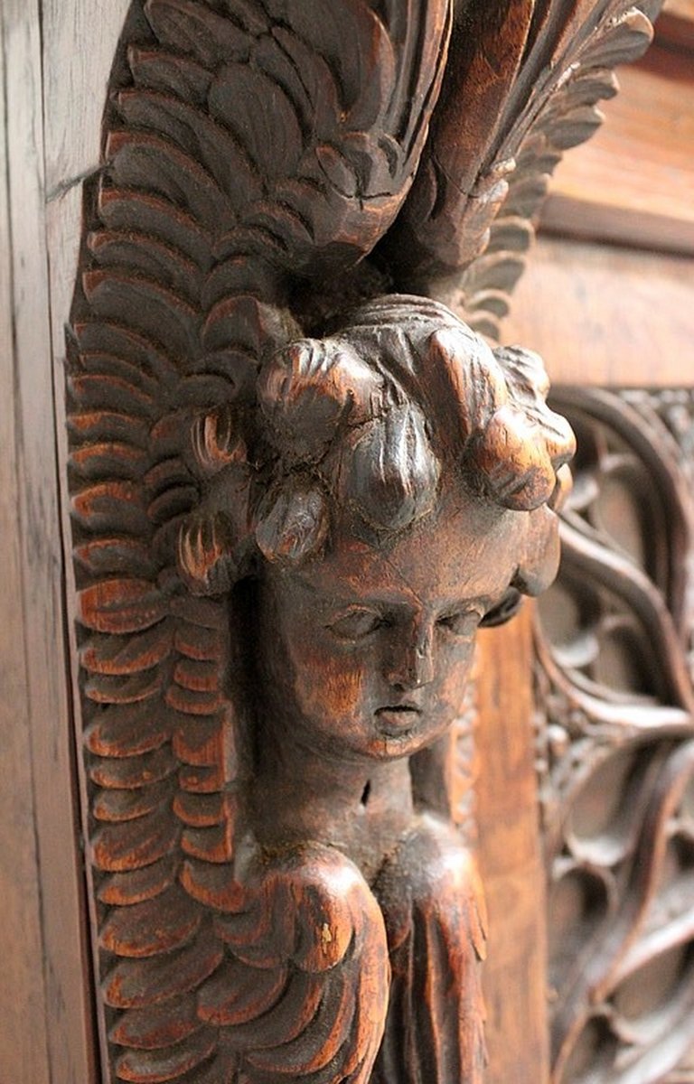 Small Renaissance Style Landing Linen Chest in Oak, Late 19th Century ...