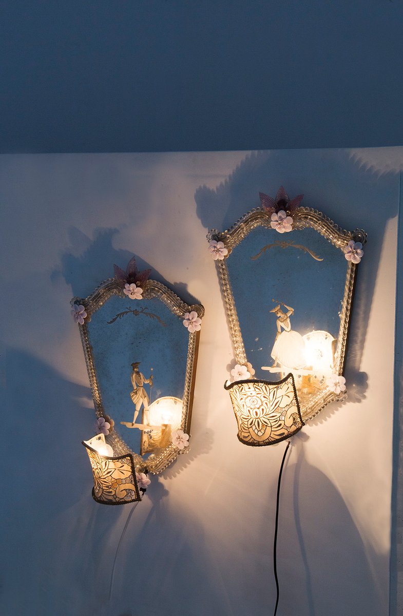 Specchi antichi in vetro di Murano con luce, 1744, set di 2 in vendita ...