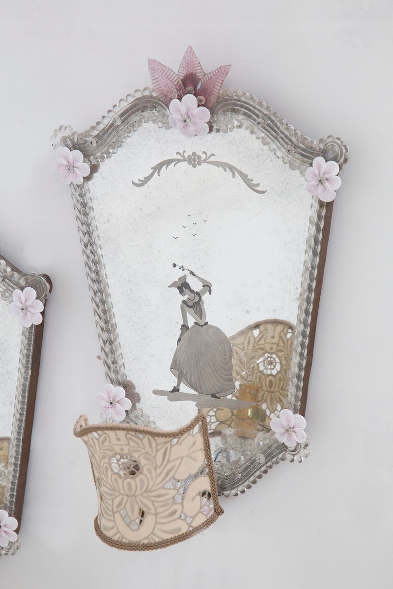 Specchi antichi in vetro di Murano con luce, 1744, set di 2 in vendita ...