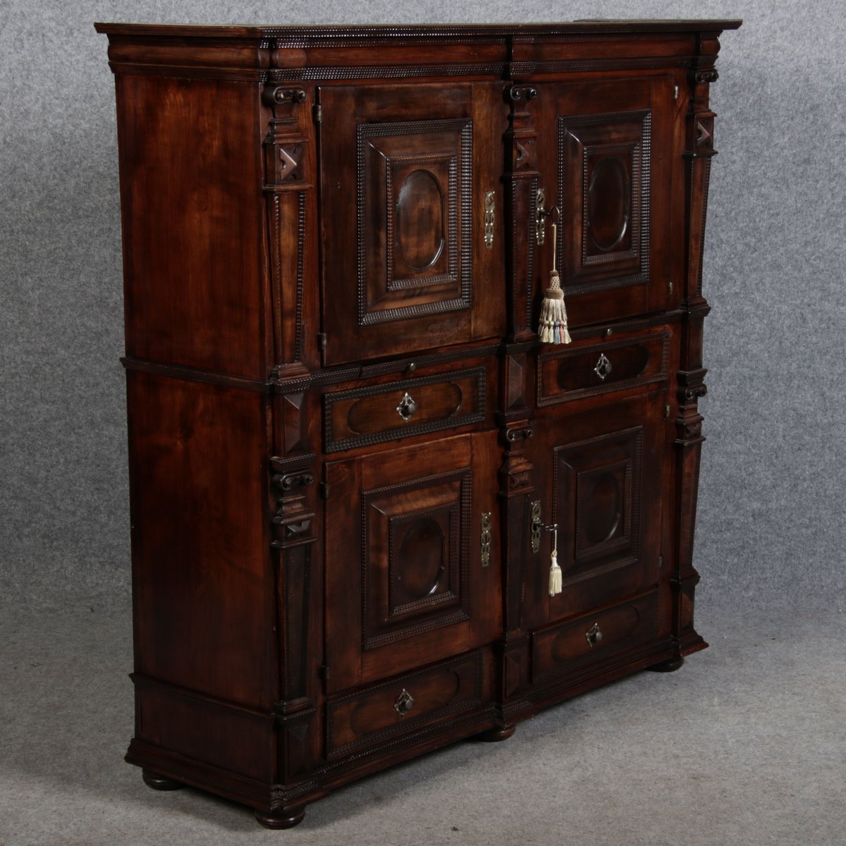 Antique Late Renaissance Early Baroque Cabinet, 1700s for sale at Pamono