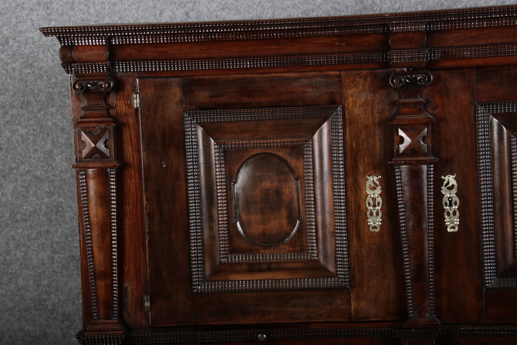 Antique Late Renaissance Early Baroque Cabinet, 1700s for sale at Pamono