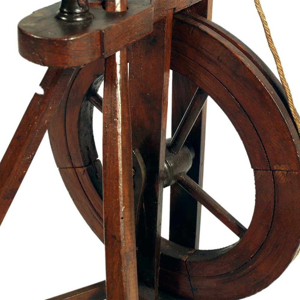 Tiroler Spinnrad aus Nussholz, 1750er bei Pamono kaufen