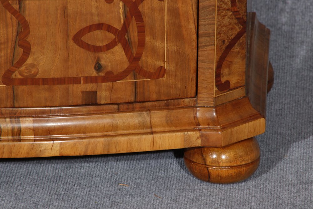 Ancient Baroque Chest of Drawers, 1800s for sale at Pamono