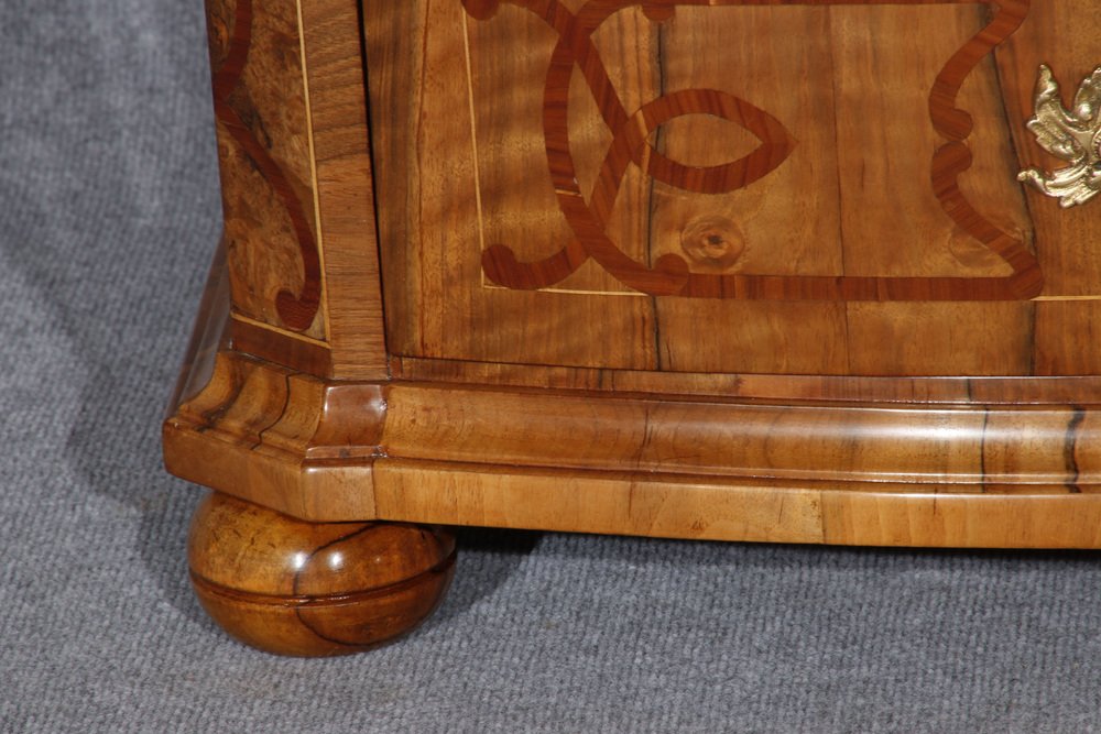 Ancient Baroque Chest of Drawers, 1800s for sale at Pamono